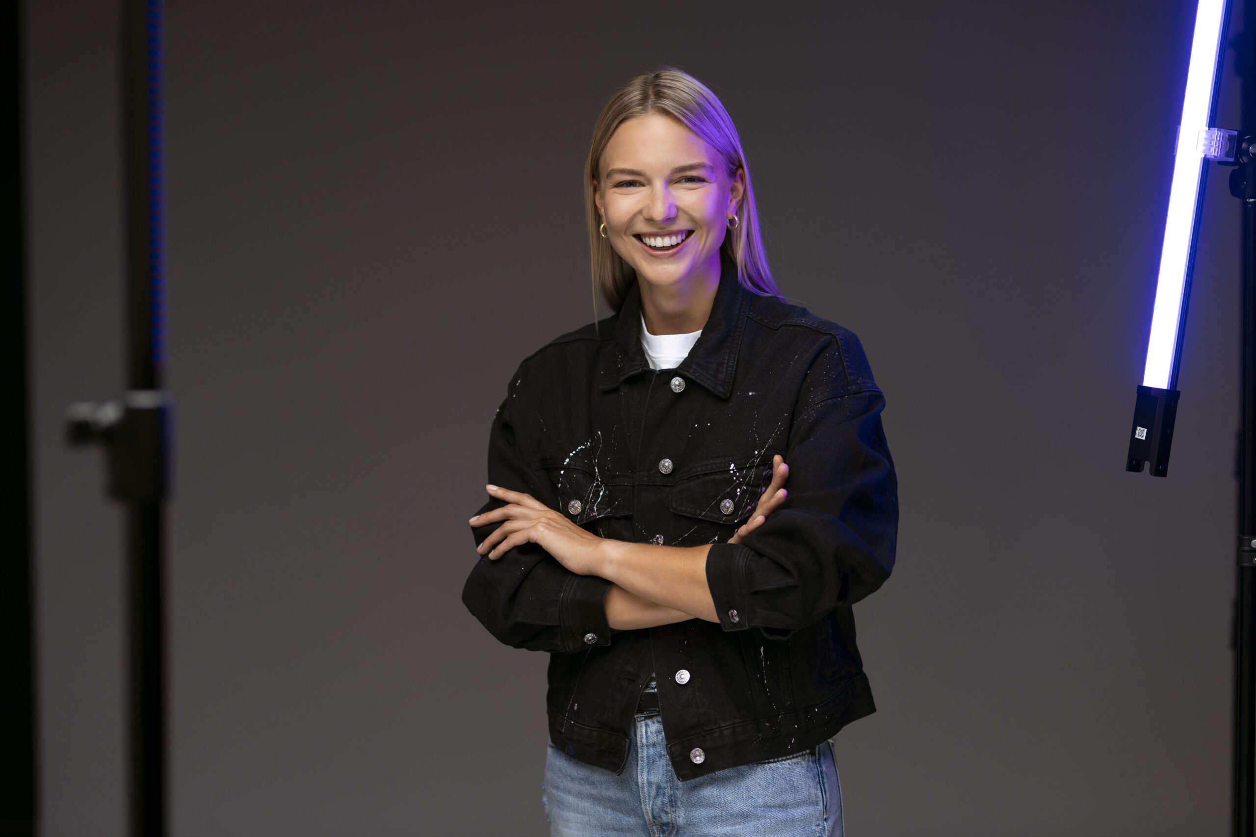 Empowering Female Founders: Building Strong Teams and Securing Funding - firstpick