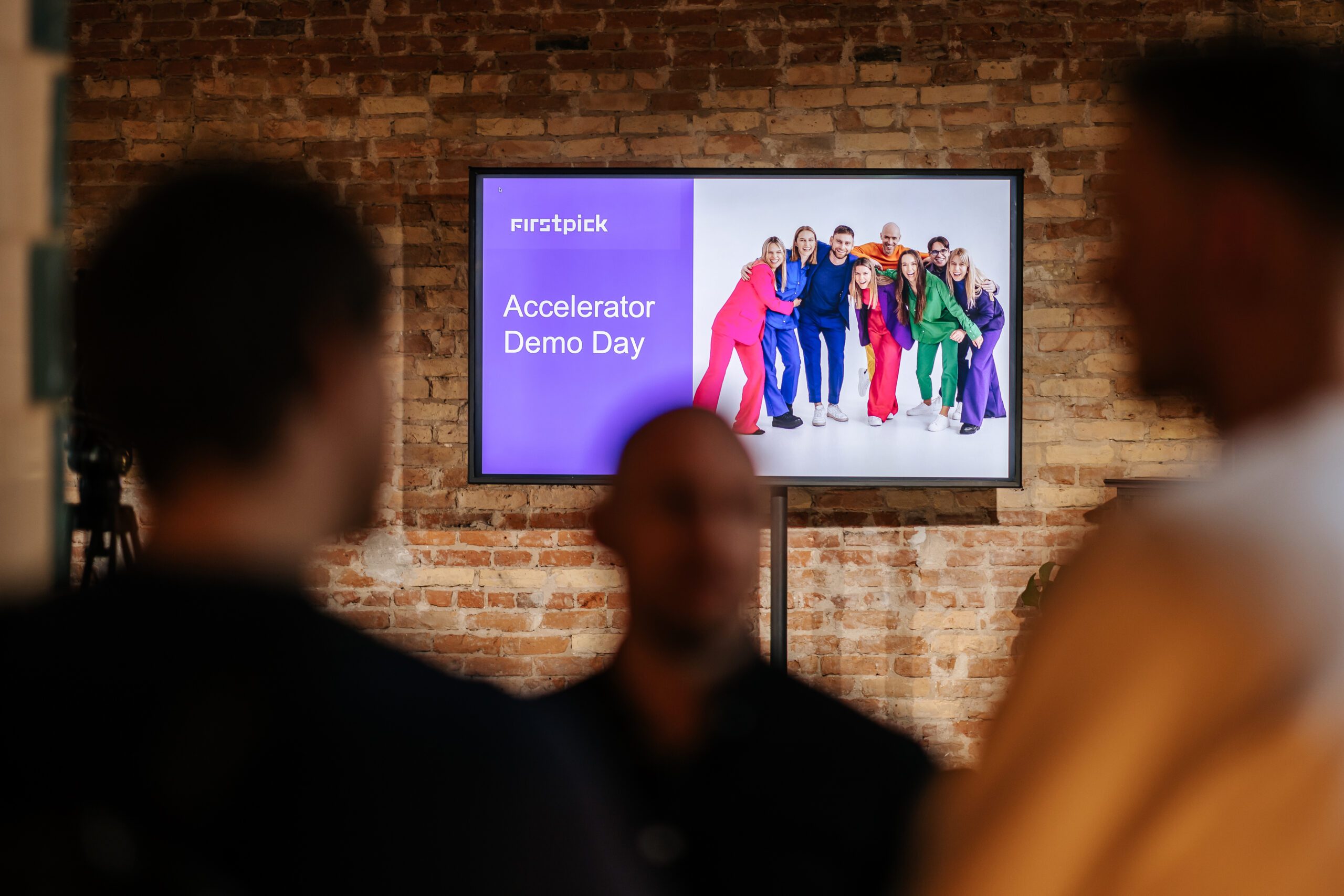 How Do Startup Accelerators Work? - firstpick